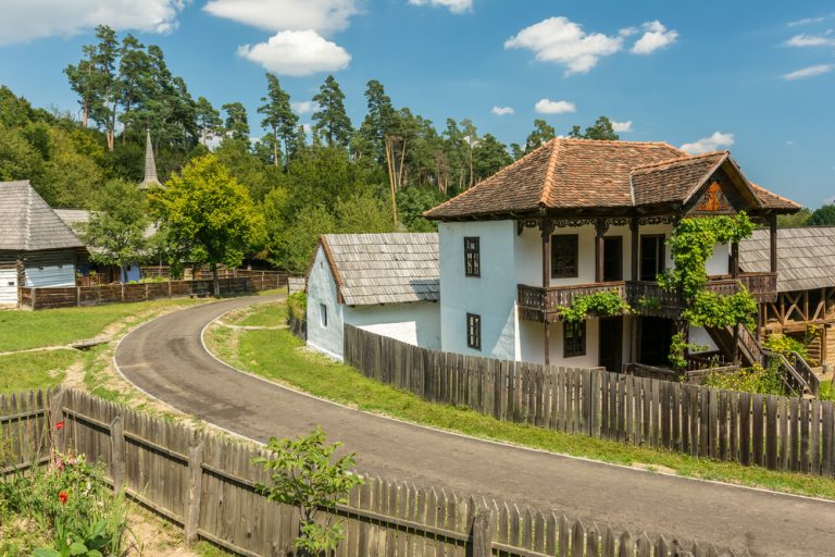 24 Fun Facts About Romania For An Epic Road Trip (2023)